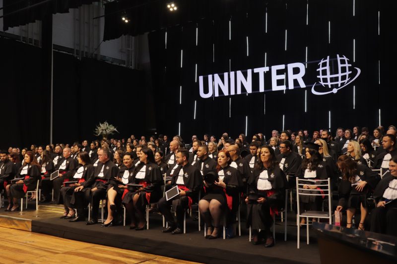 Uninter celebra a colação de grau de quase 200 formandos | UNINTER NOTÍCIAS